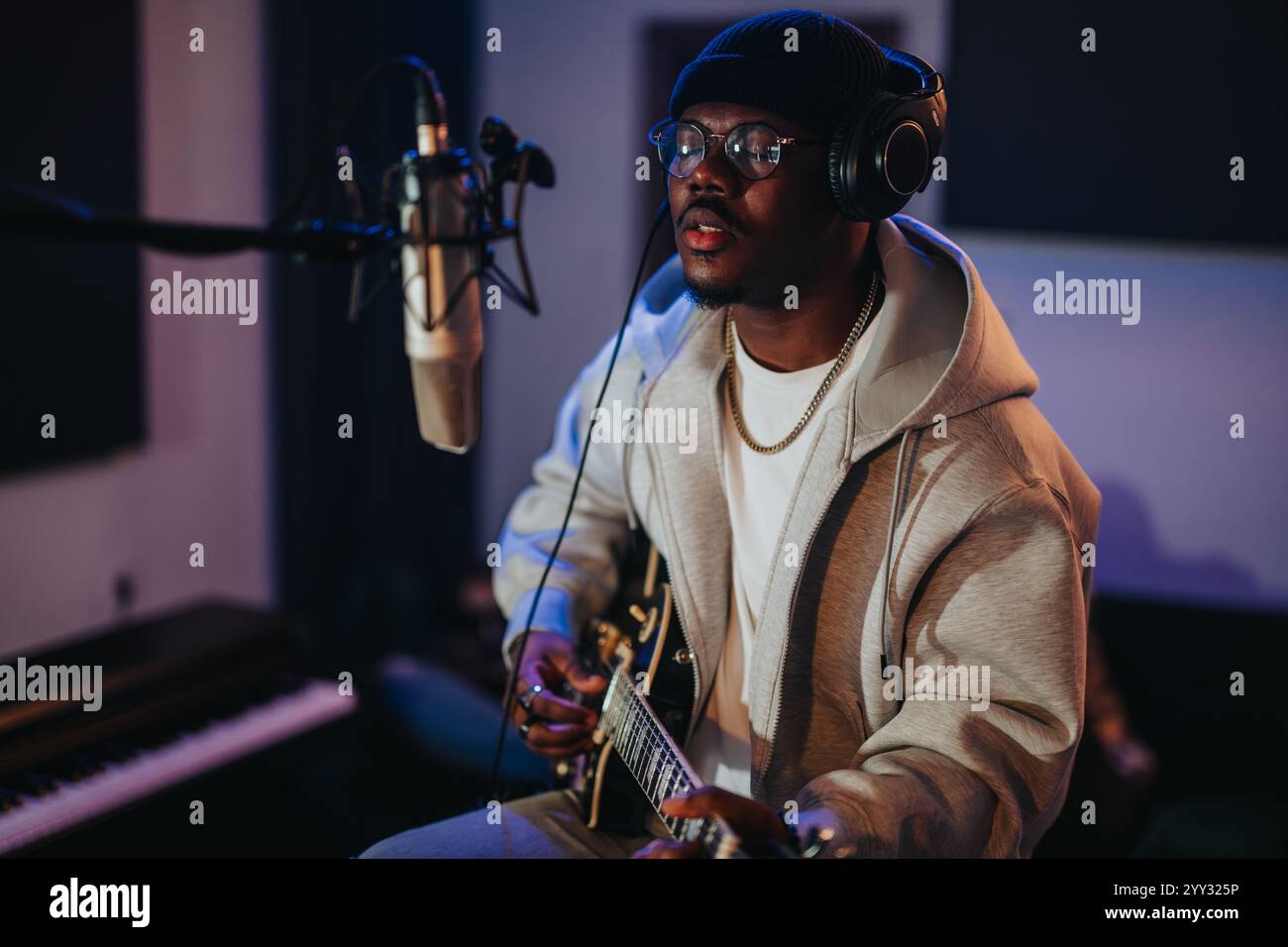 Songwriting craft hi-res stock photography and images - Alamy