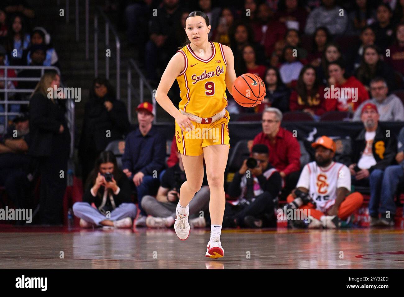 LOS ANGELES, CA - DECEMBER 15: USC Trojans guard Kayleigh Heckel (9 ...
