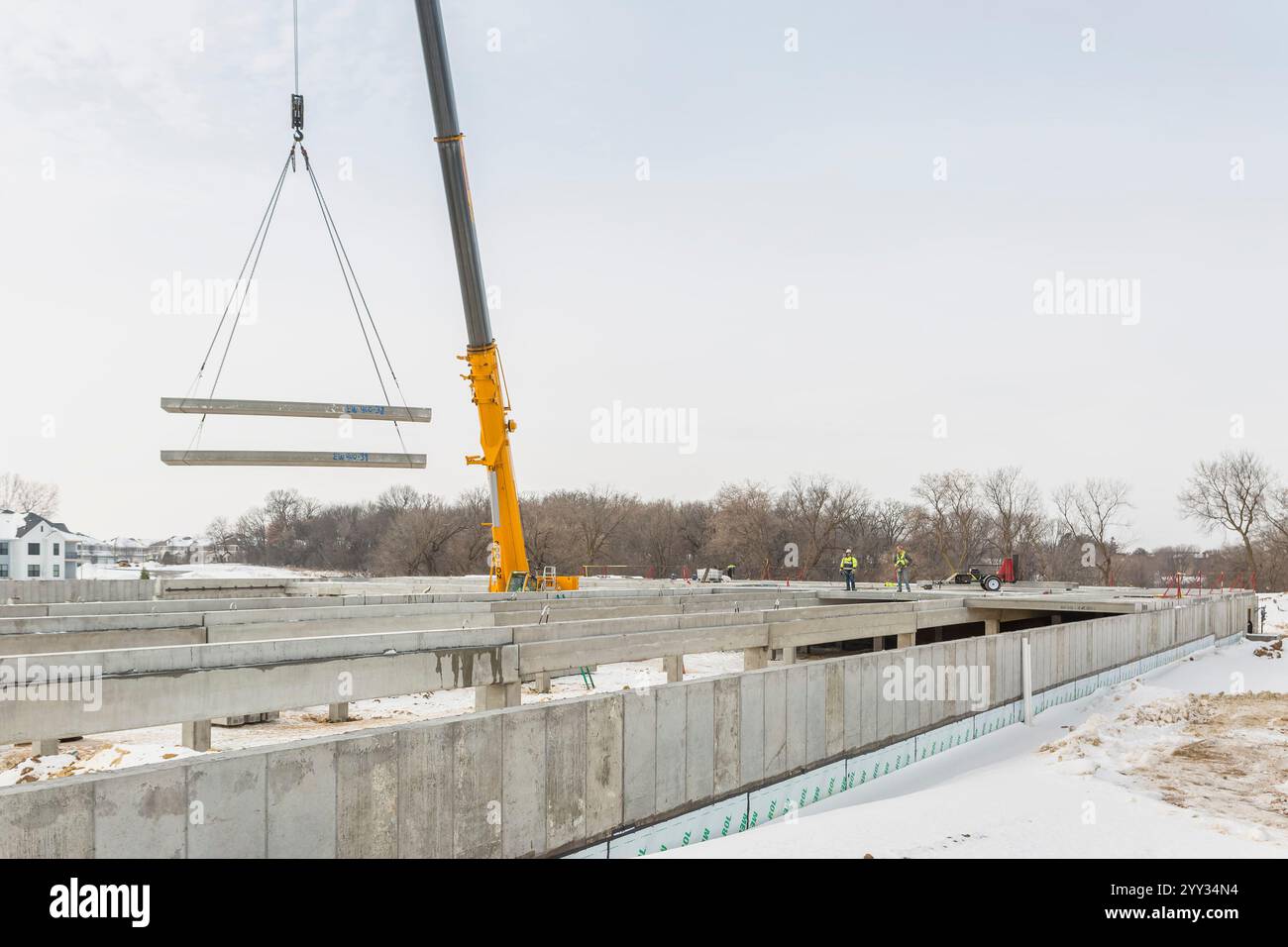 Delivery and installation of concrete hollowcore sections to create ...