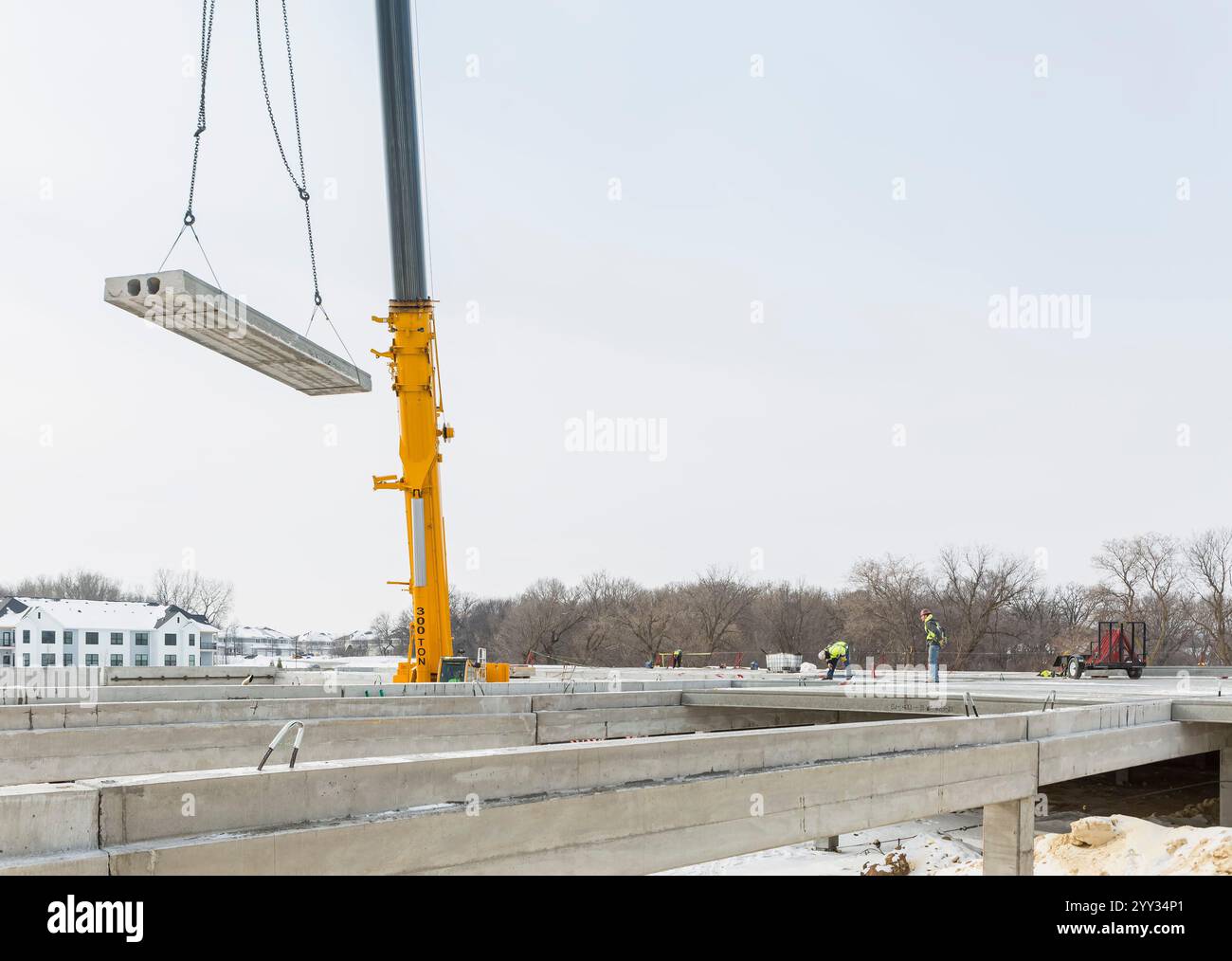 Delivery and installation of concrete hollowcore sections to create ...