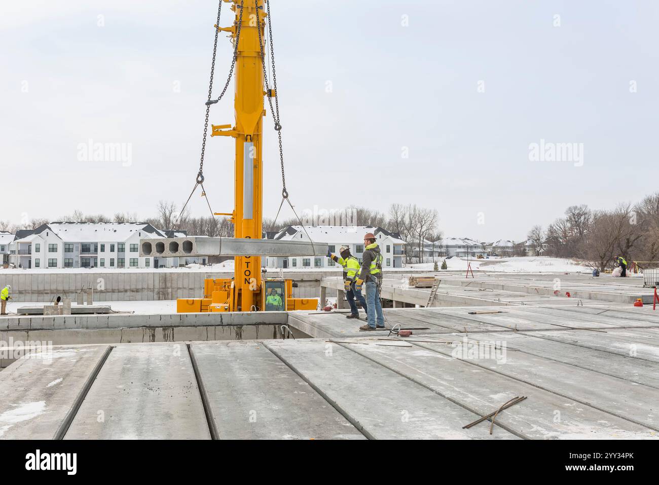 Delivery and installation of concrete hollowcore sections to create ...