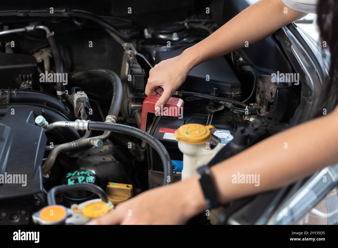 Motor vehicle repai hi-res stock photography and images - Alamy