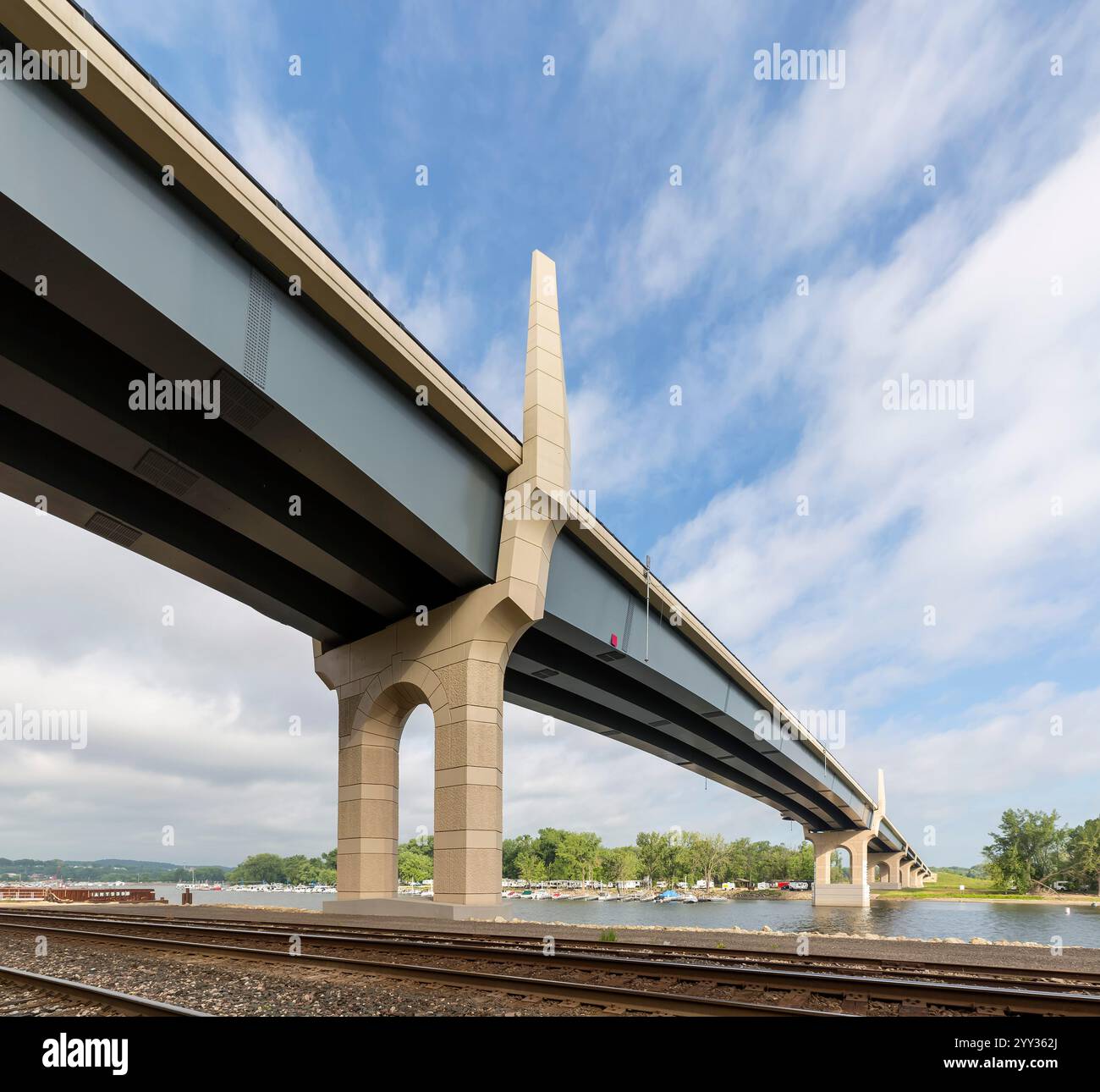 New bridge crosses over the Mississippi River between Minnesota and ...