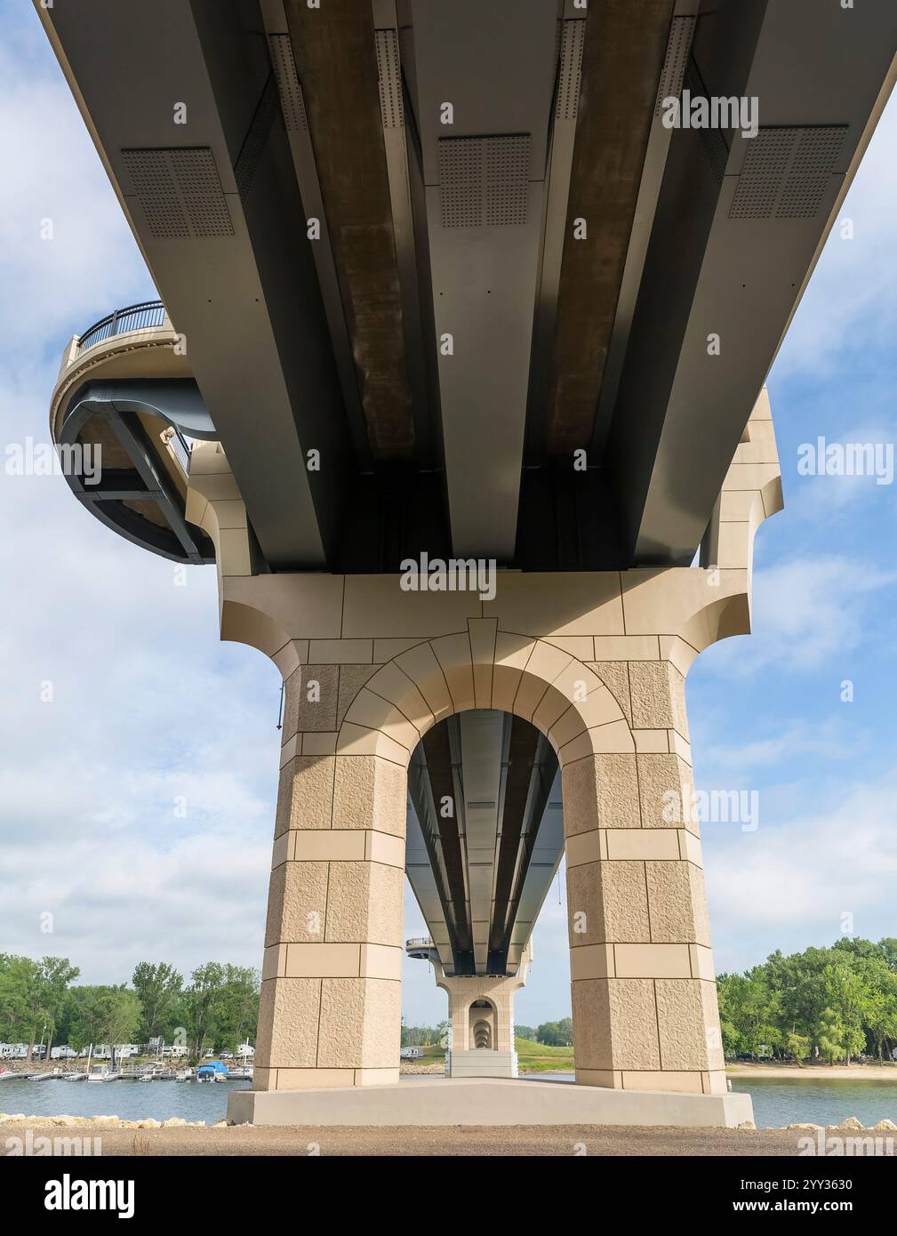 New bridge crosses over the Mississippi River between Minnesota and ...