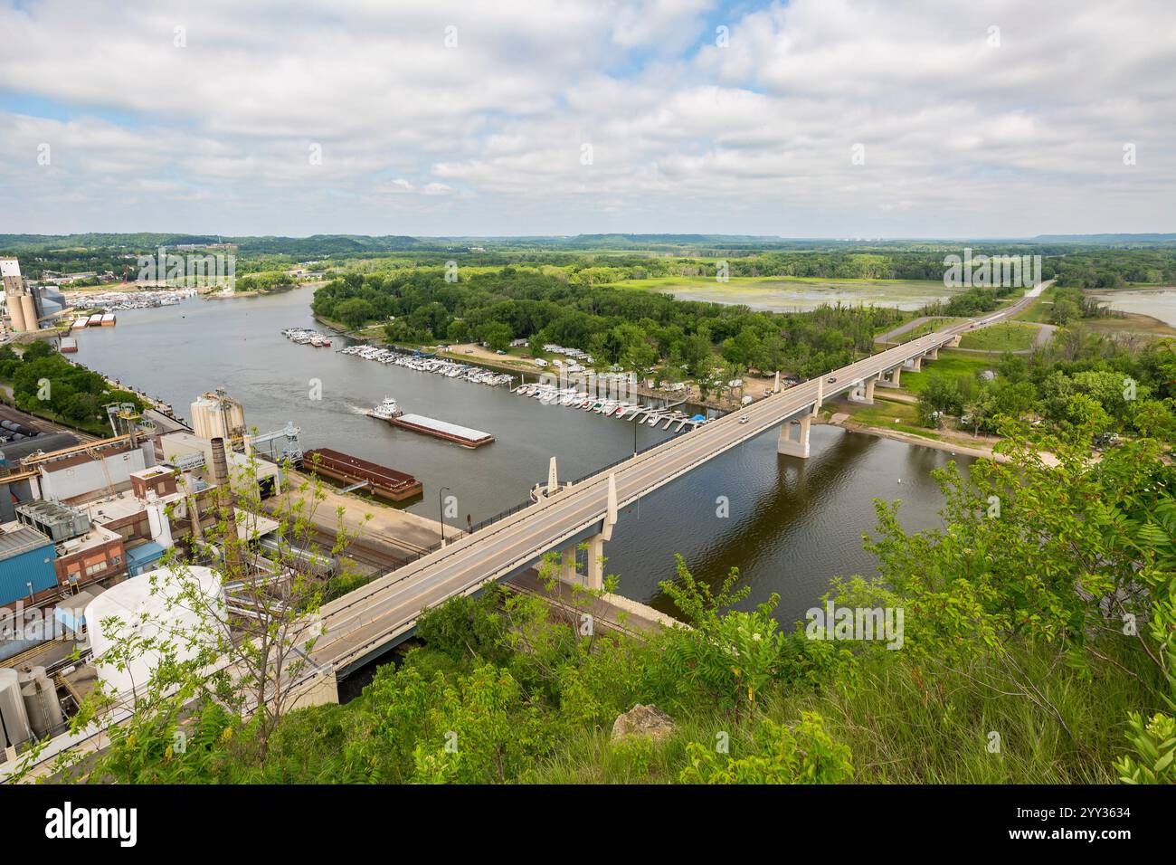 New bridge crosses over the Mississippi River between Minnesota and ...