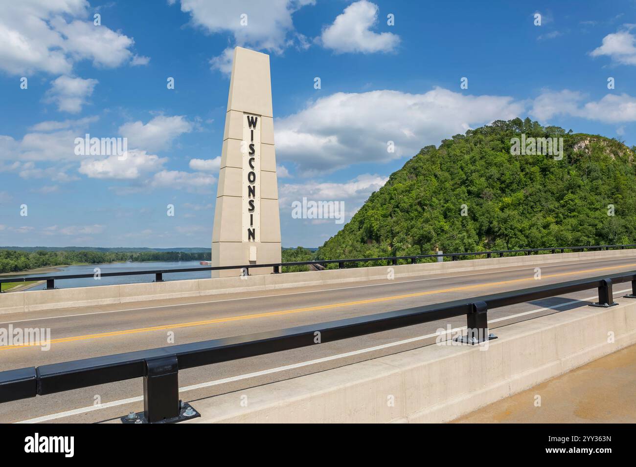 New bridge crosses over the Mississippi River between Minnesota and ...