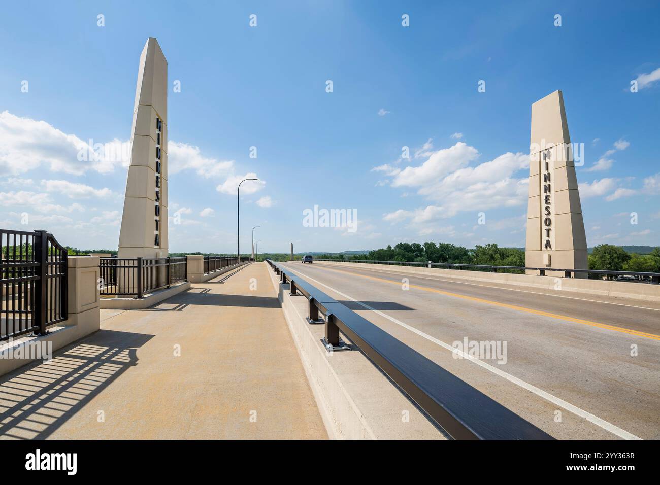 New bridge crosses over the Mississippi River between Minnesota and ...