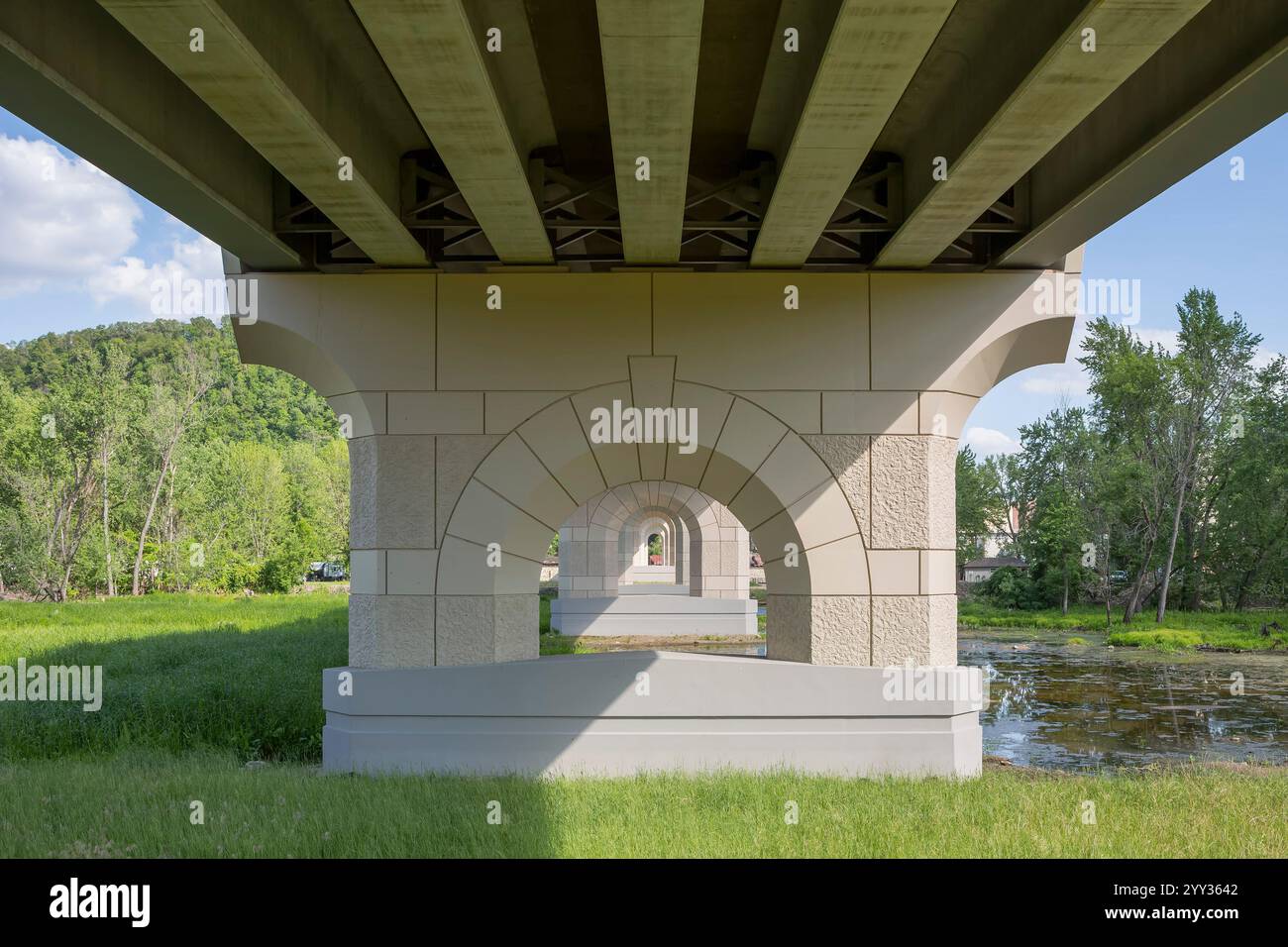 New bridge crosses over the Mississippi River between Minnesota and ...