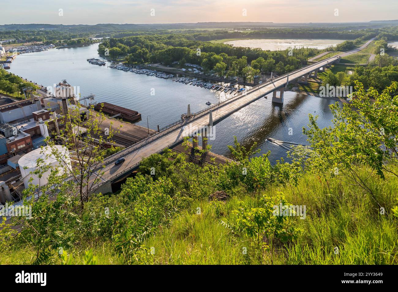 New bridge crosses over the Mississippi River between Minnesota and ...
