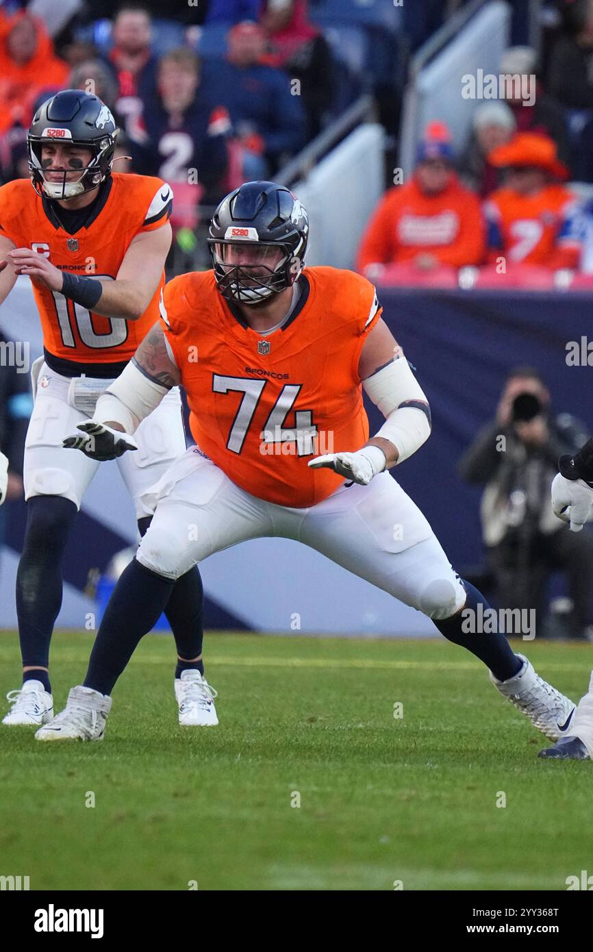 Denver Broncos guard Ben Powers (74) makes a block against the Denver ...