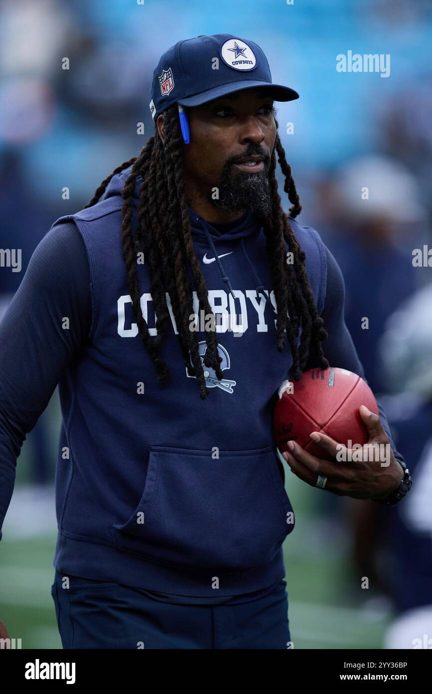 Dallas Cowboys defensive backs coach Al Harris walks on the field prior ...