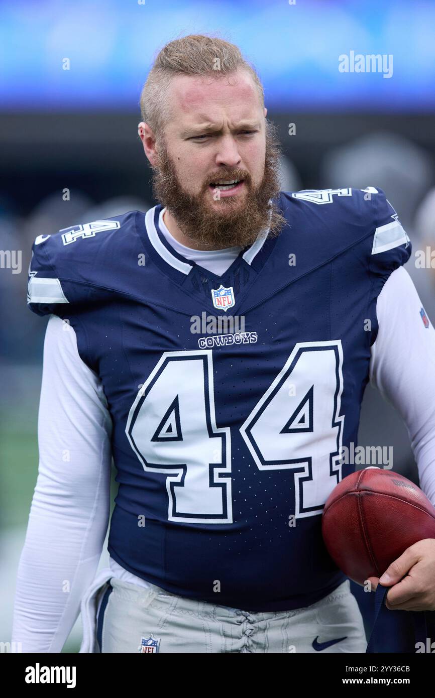 Dallas Cowboys long snapper Trent Sieg (44) warms up prior to an NFL ...