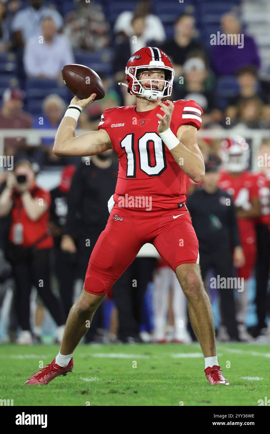 BOCA RATON, FL - DECEMBER 18:Western Kentucky Hilltoppers quarterback ...