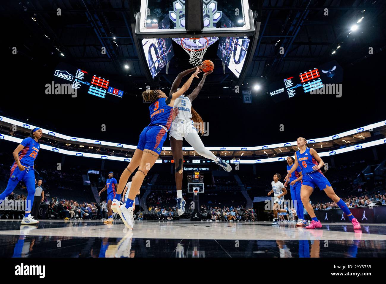 Charlotte, NC, USA. 18th Dec, 2024. North Carolina Tar Heels forward ...