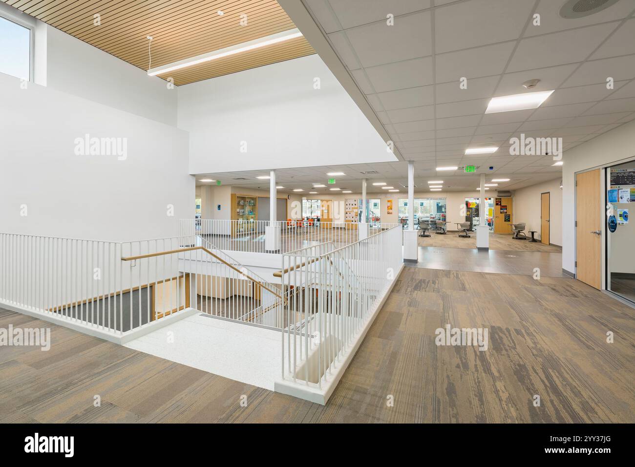 Middle school common space with classrooms and open studying area ...