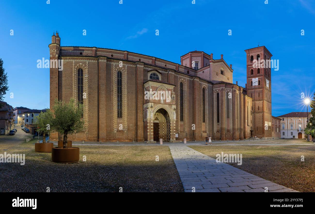 Cattedrale di santa maria assunta asti hi-res stock photography and ...