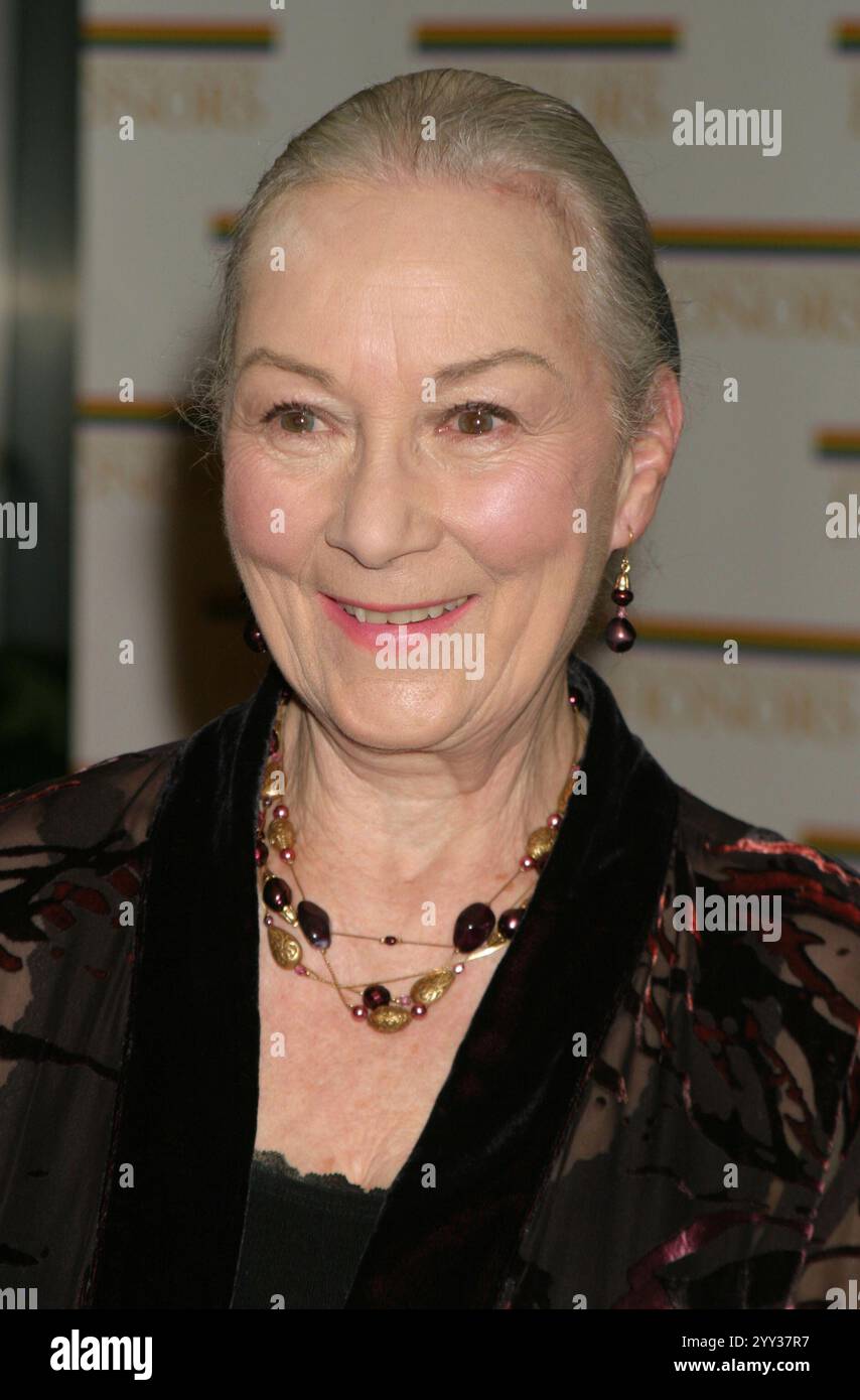 Rosemary Harris attends the Kennedy Center Honors Trustees Dinner at ...