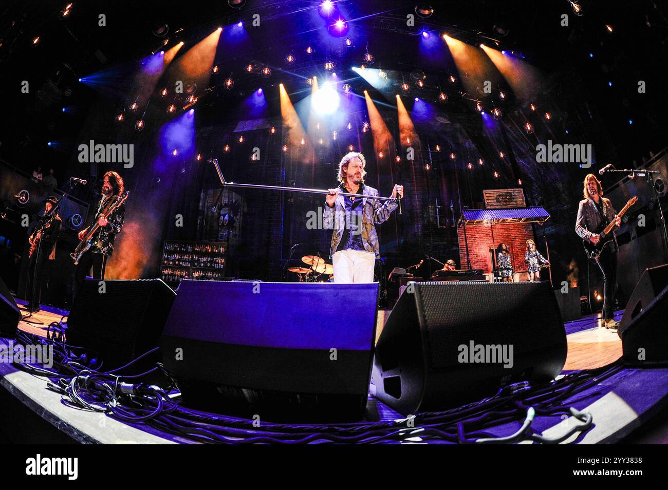 Sven Pipien, Chris Robinson, and Rich Robinson of The Black Crowes ...