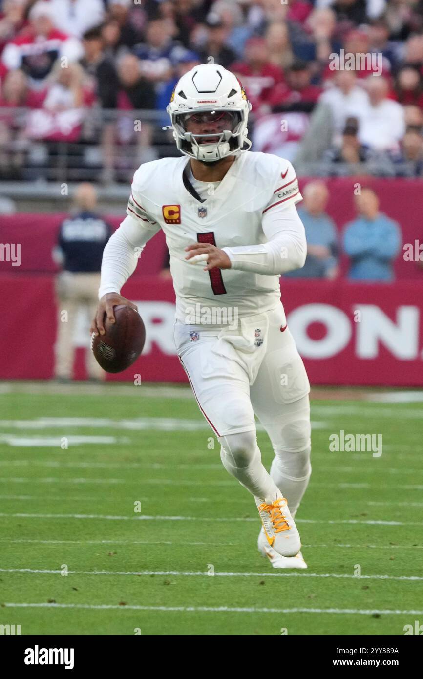 Arizona Cardinals quarterback Kyler Murray (1) runs the ball against ...