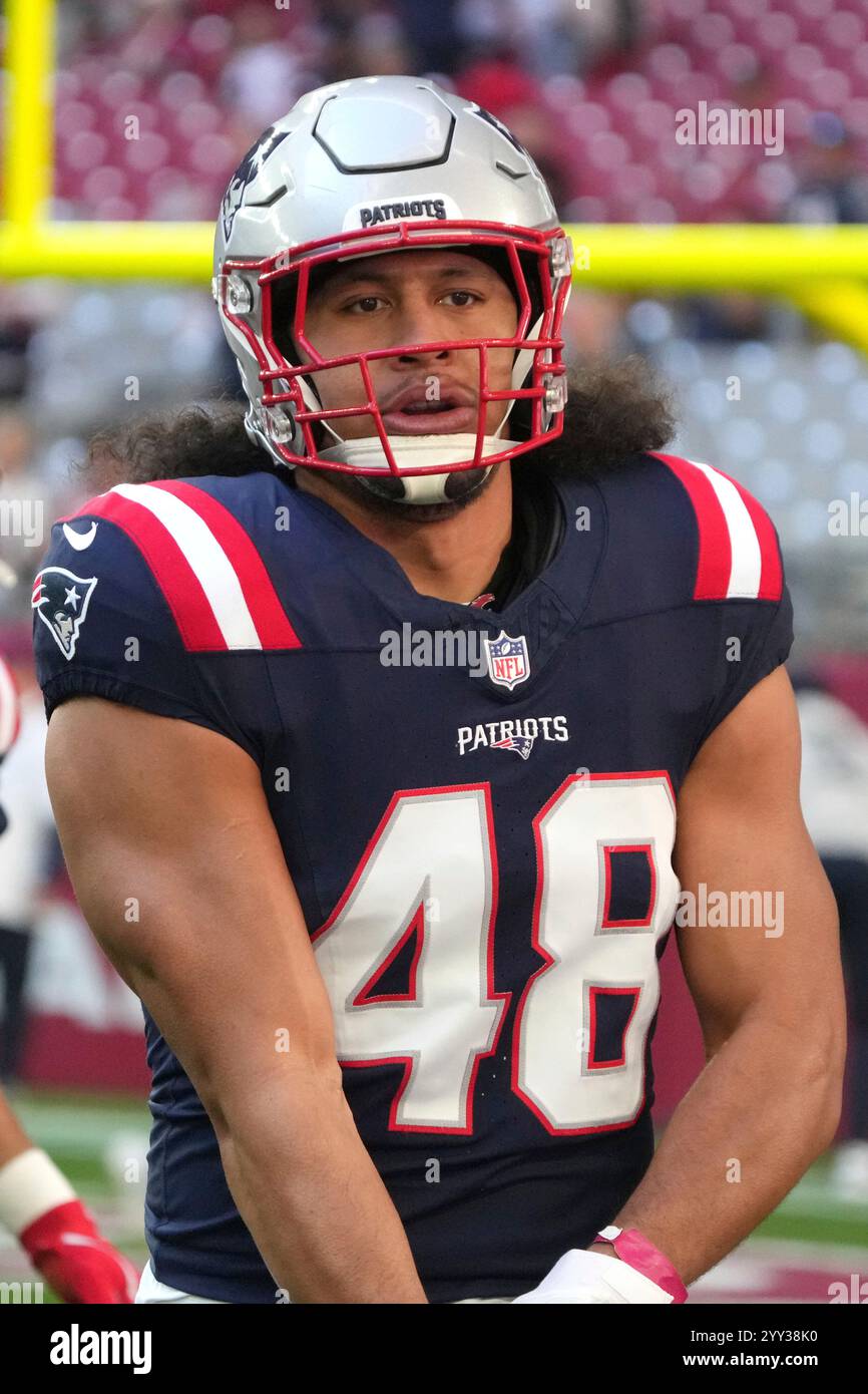 New England Patriots linebacker Jahlani Tavai (48) warms up against the ...
