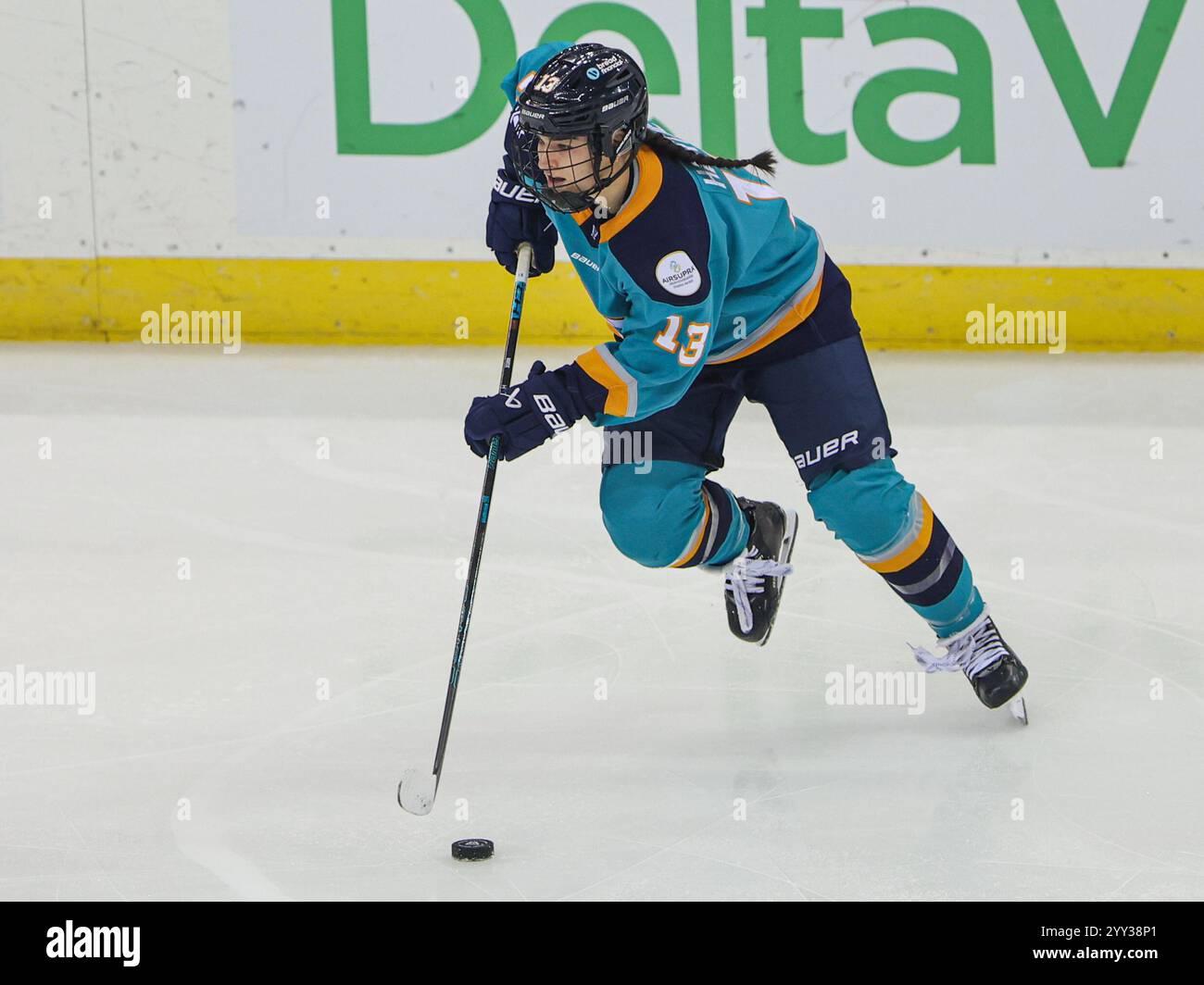 Newark, NJ, USA. 18th Dec, 2024. New York Sirens forward Elle Hartje ...