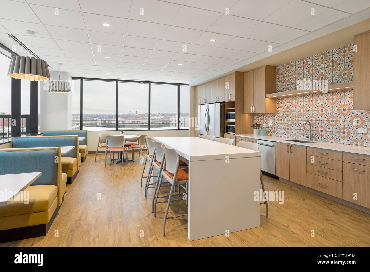 Employee clinic hi-res stock photography and images - Alamy