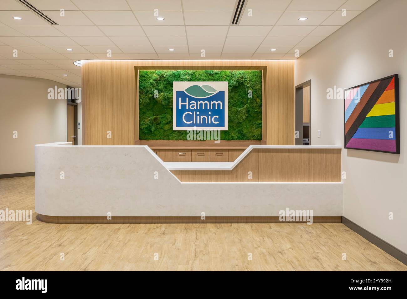 Curved walls and front desk hi-res stock photography and images - Alamy