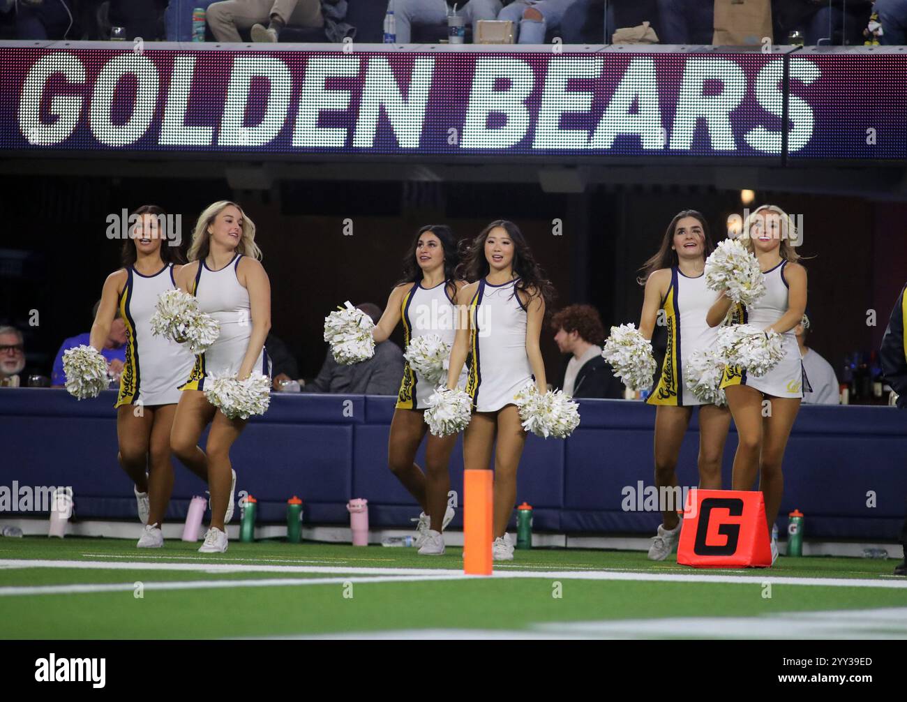 December 18, 2024 - California Golden Bears cheerleaders during the Art ...