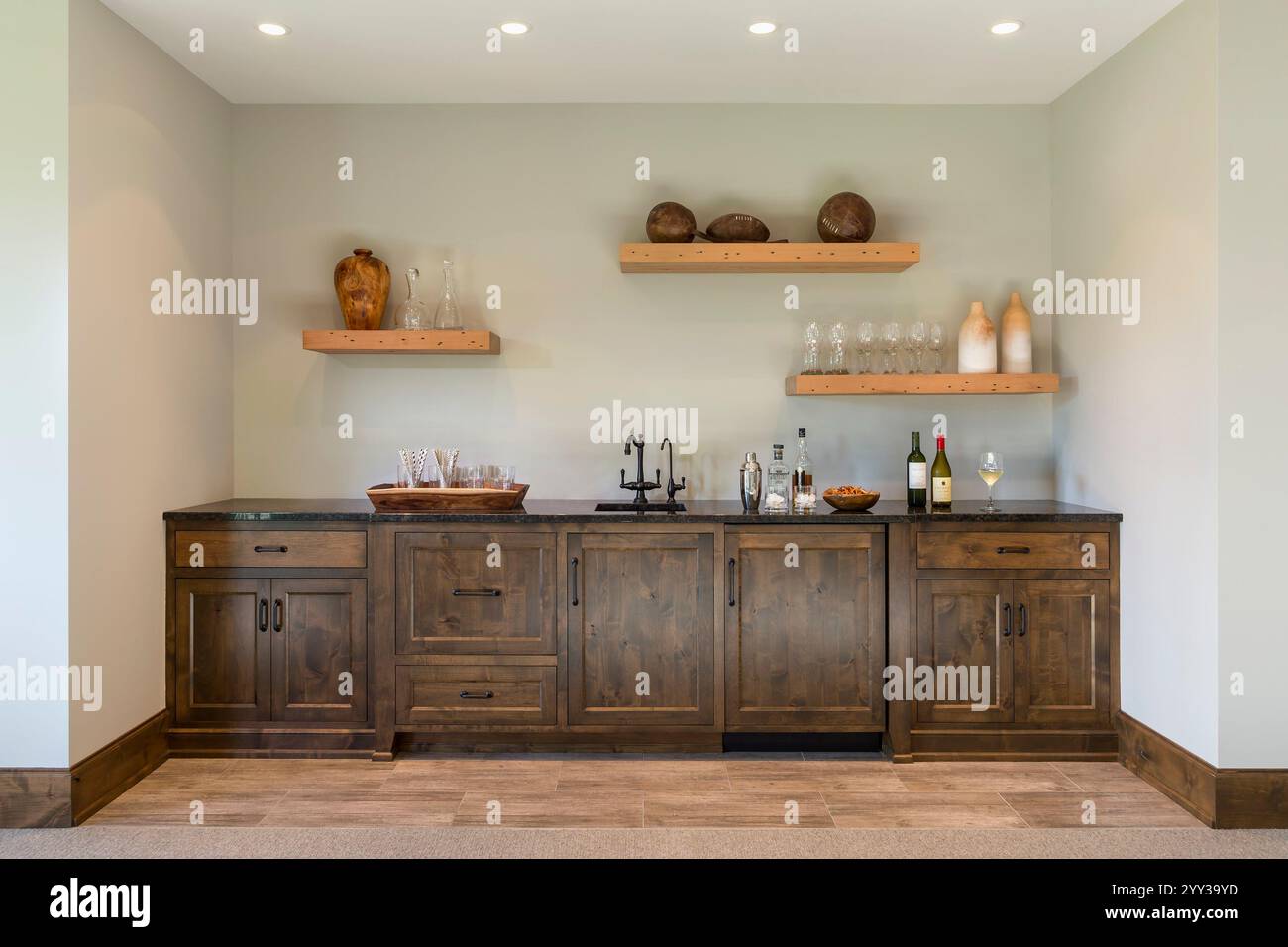 Family room bar in alcove Stock Photo - Alamy