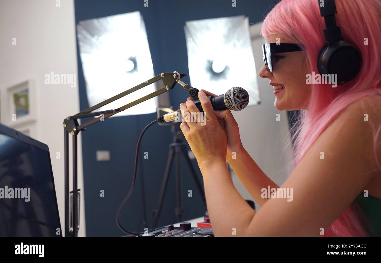 Beautiful young singer and musician broadcast from her home studio ...