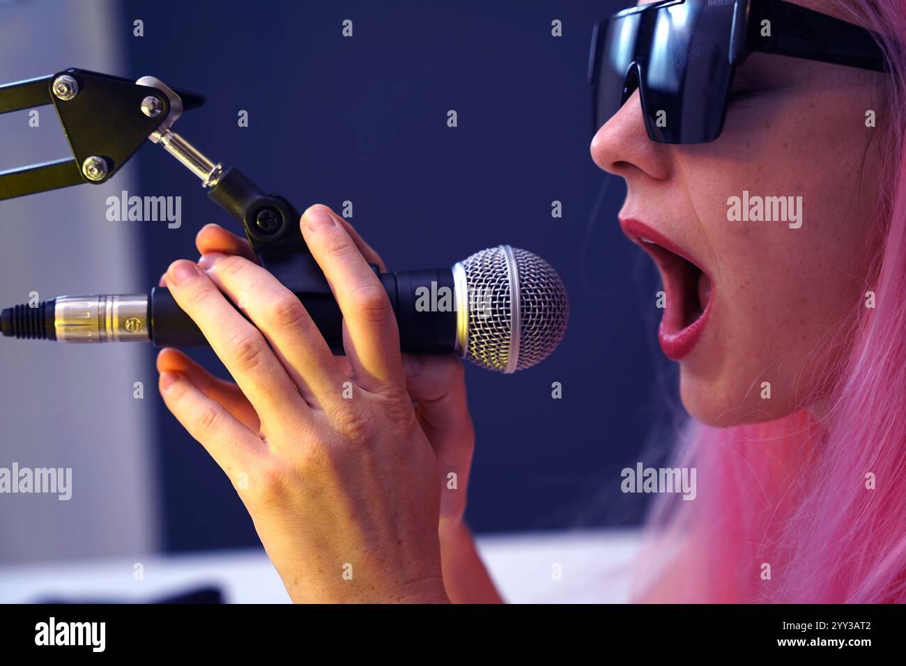 Beautiful young singer and musician broadcast from her home studio ...