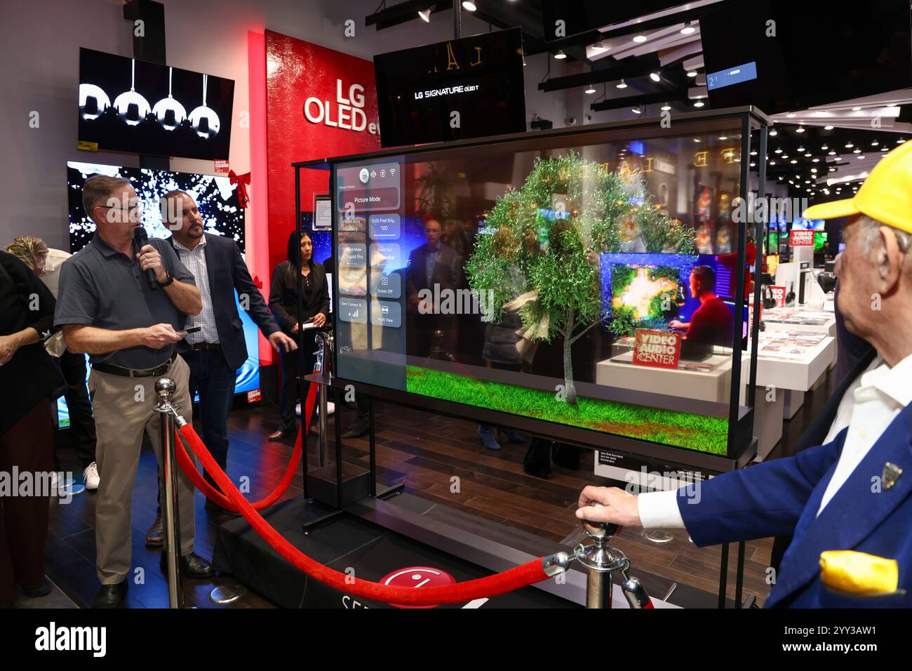 IMAGE DISTRIBUTED FOR LG ELECTRONICS - LG's world-first transparent ...