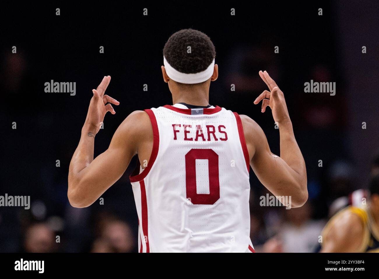 Charlotte, NC, USA. 18th Dec, 2024. Oklahoma Sooners guard Jeremiah ...