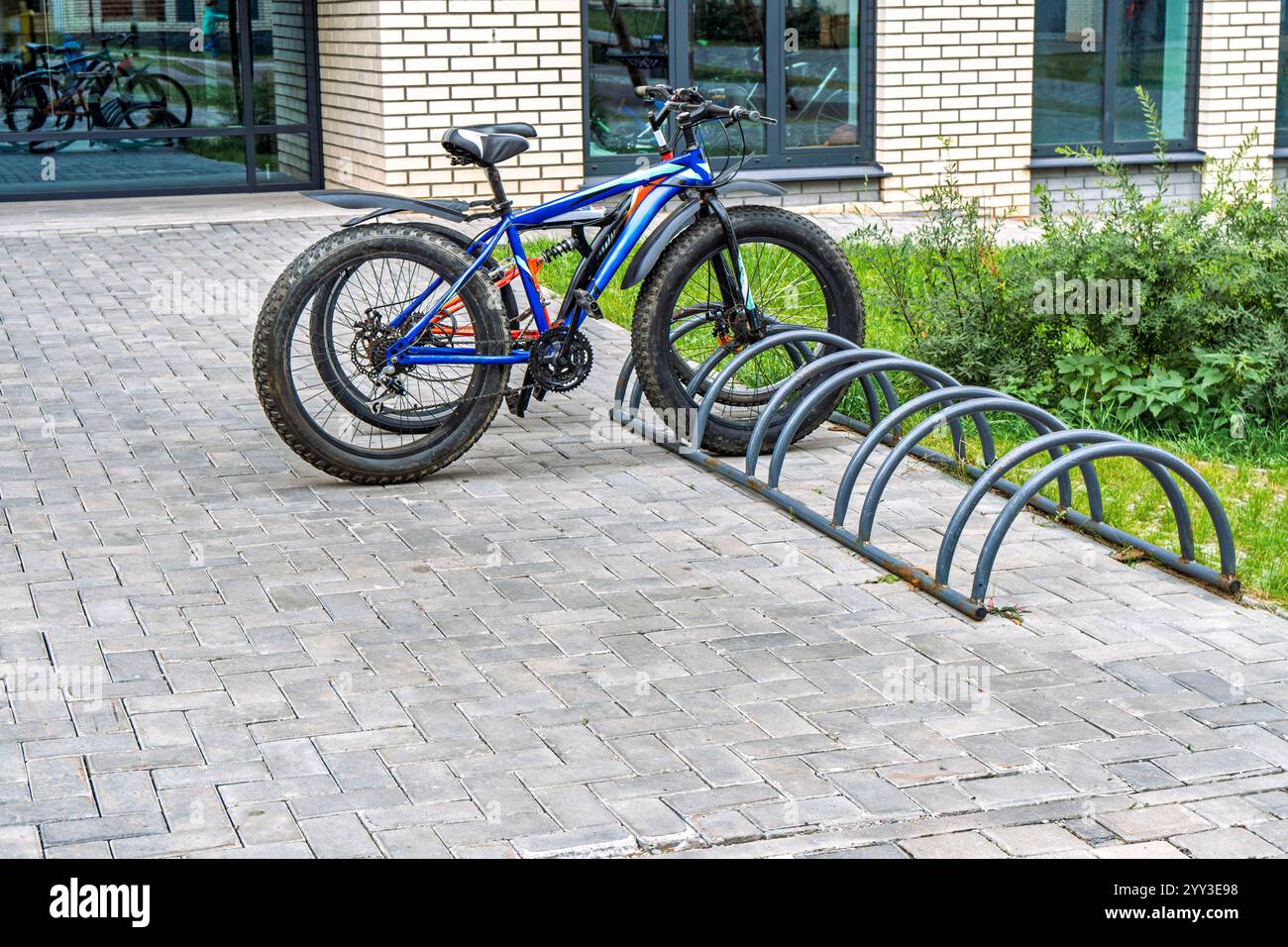 Rack activity hi-res stock photography and images - Alamy