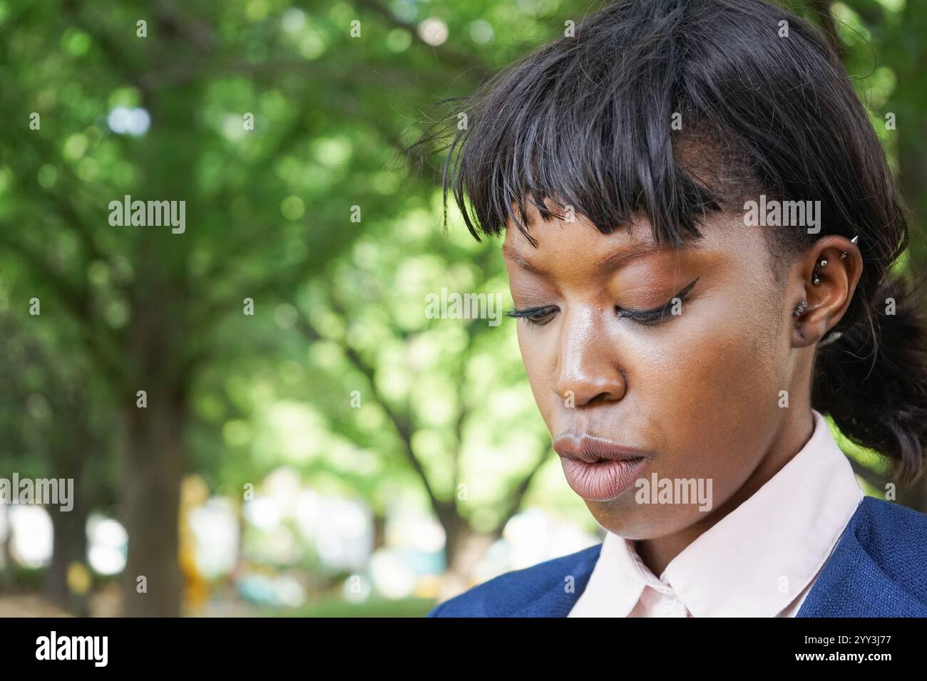 African american woman reacting hi-res stock photography and images - Alamy