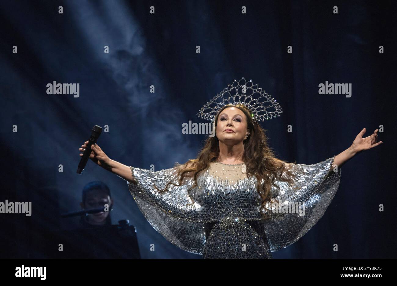 Mexico City, Mexico City, Mexico. 18th Dec, 2024. British singer SARAH ...