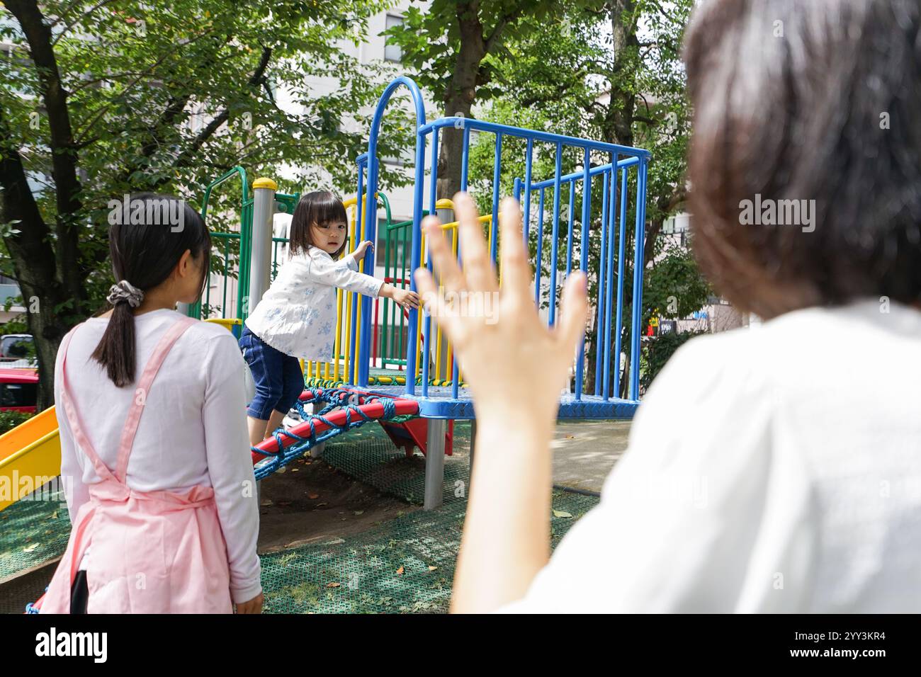 Children go bus hi-res stock photography and images - Alamy
