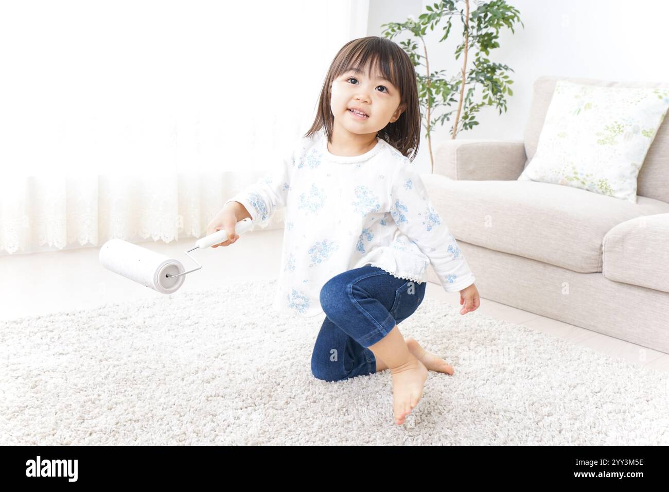 Japan children cleaning hi-res stock photography and images - Alamy