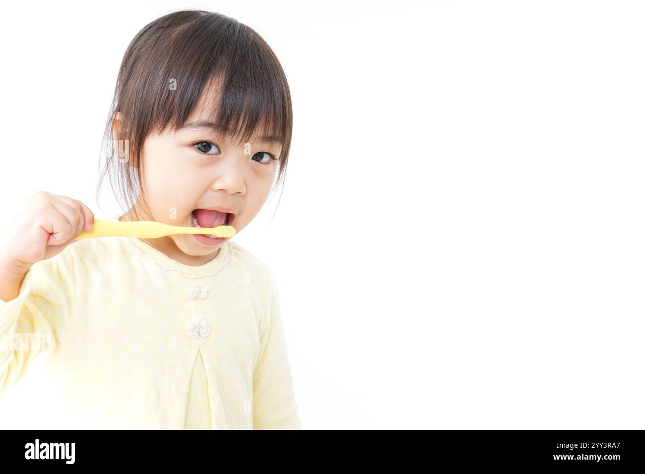 Child brushing teeth Stock Photo - Alamy