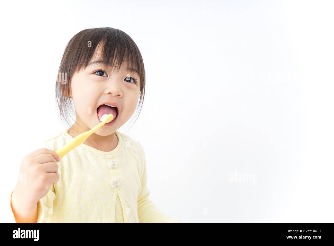 Child brushing teeth Stock Photo - Alamy
