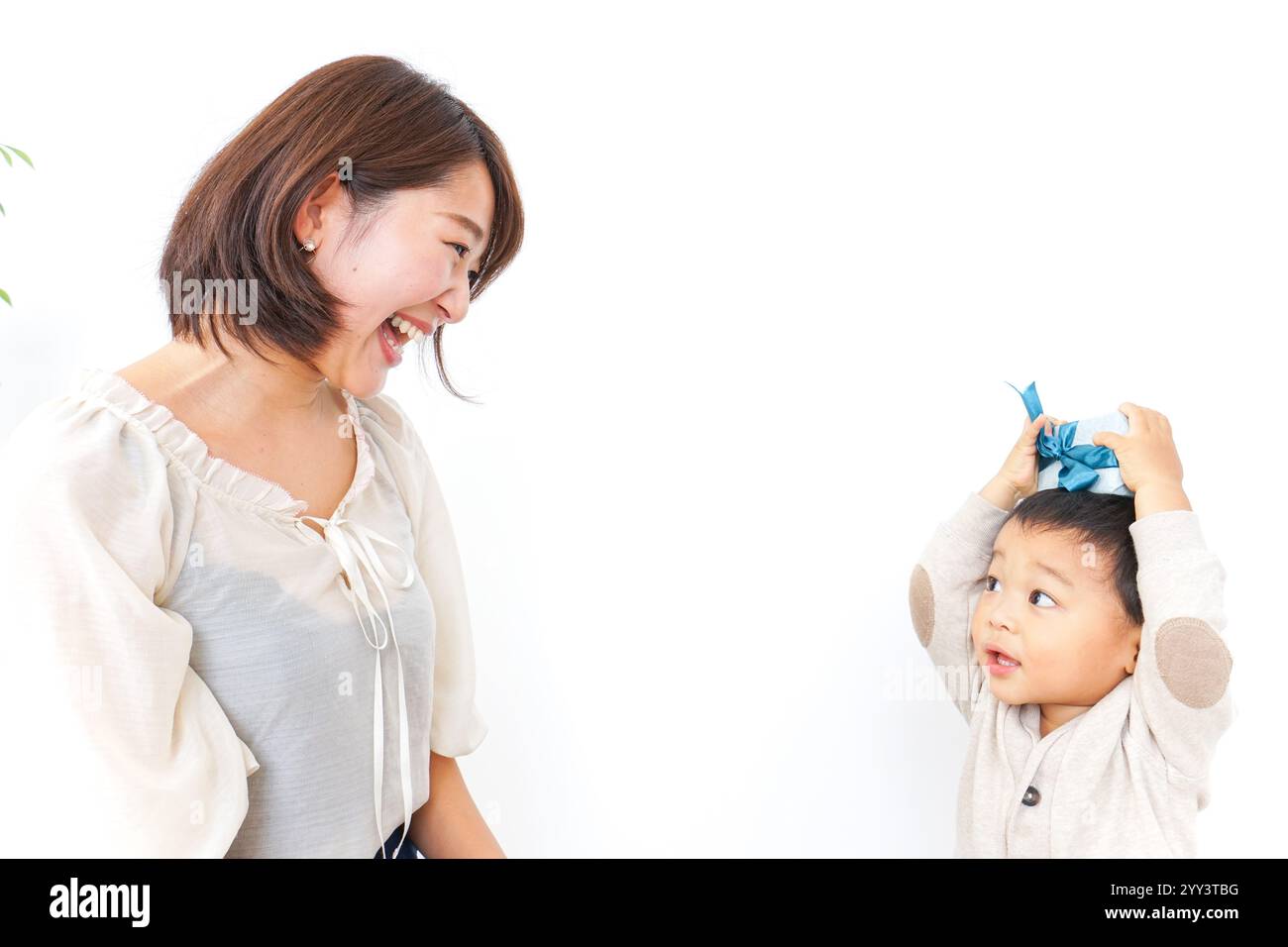 Single mother children home Cut Out Stock Images & Pictures - Alamy