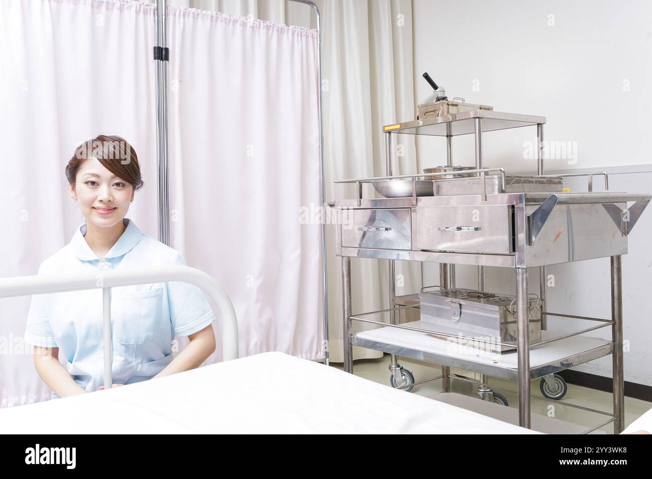 Nurse working in hospital Stock Photo - Alamy