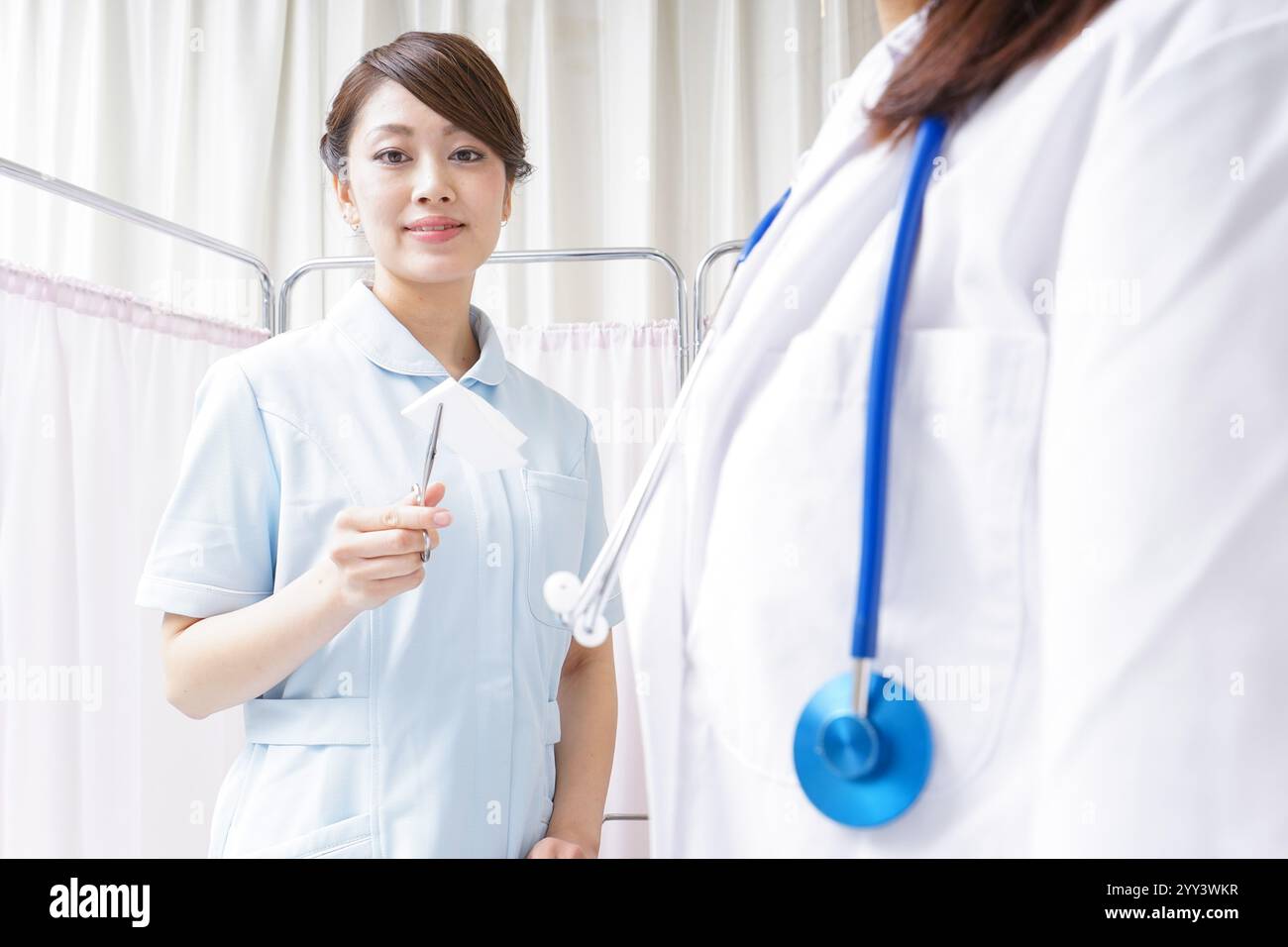 Doctor assistant hi-res stock photography and images - Alamy