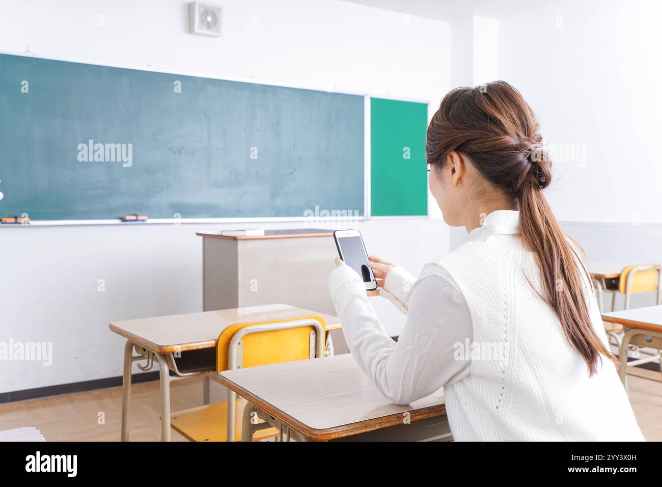 Student phone test class hi-res stock photography and images - Alamy