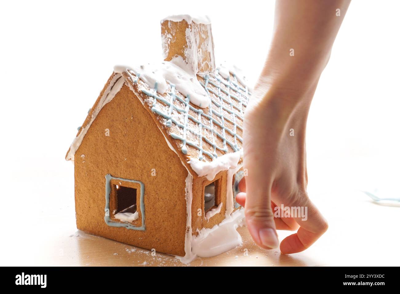 Christmas gingerbread house kit hi-res stock photography and images - Alamy
