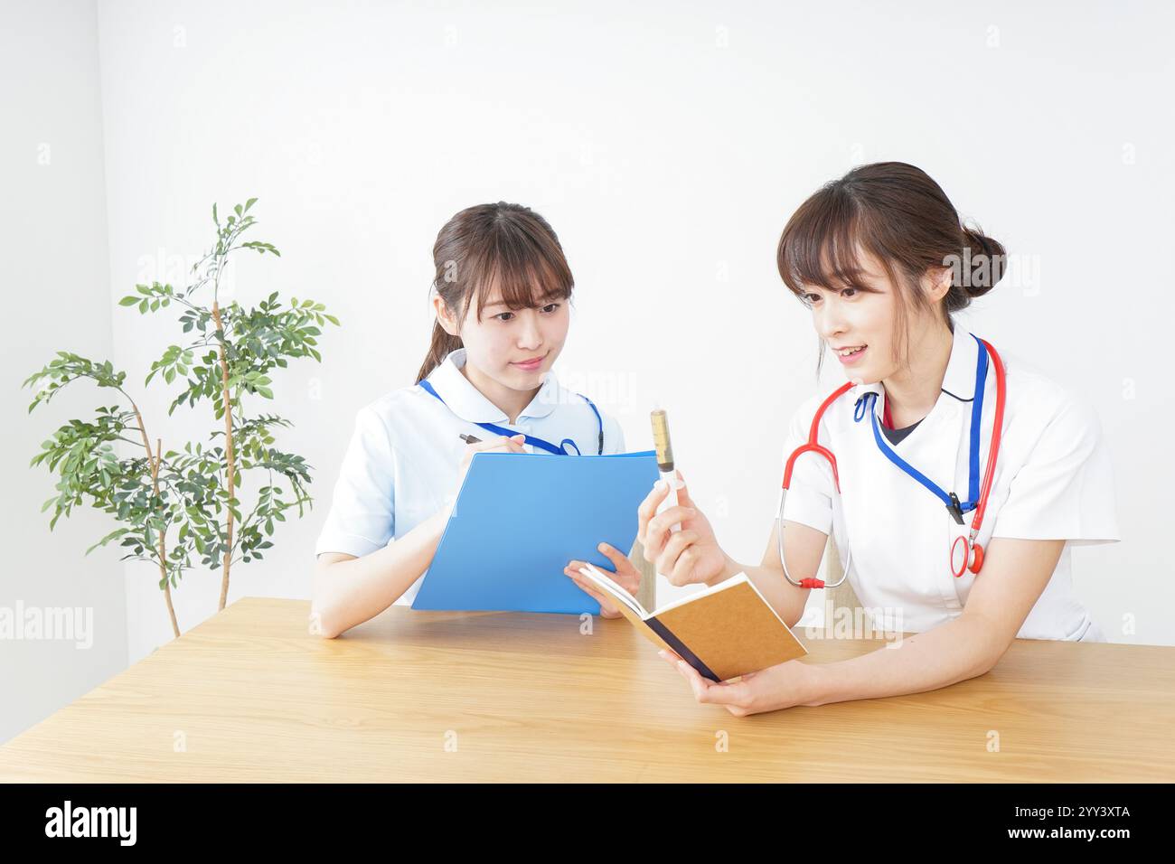 Nurse teamwork hi-res stock photography and images - Alamy