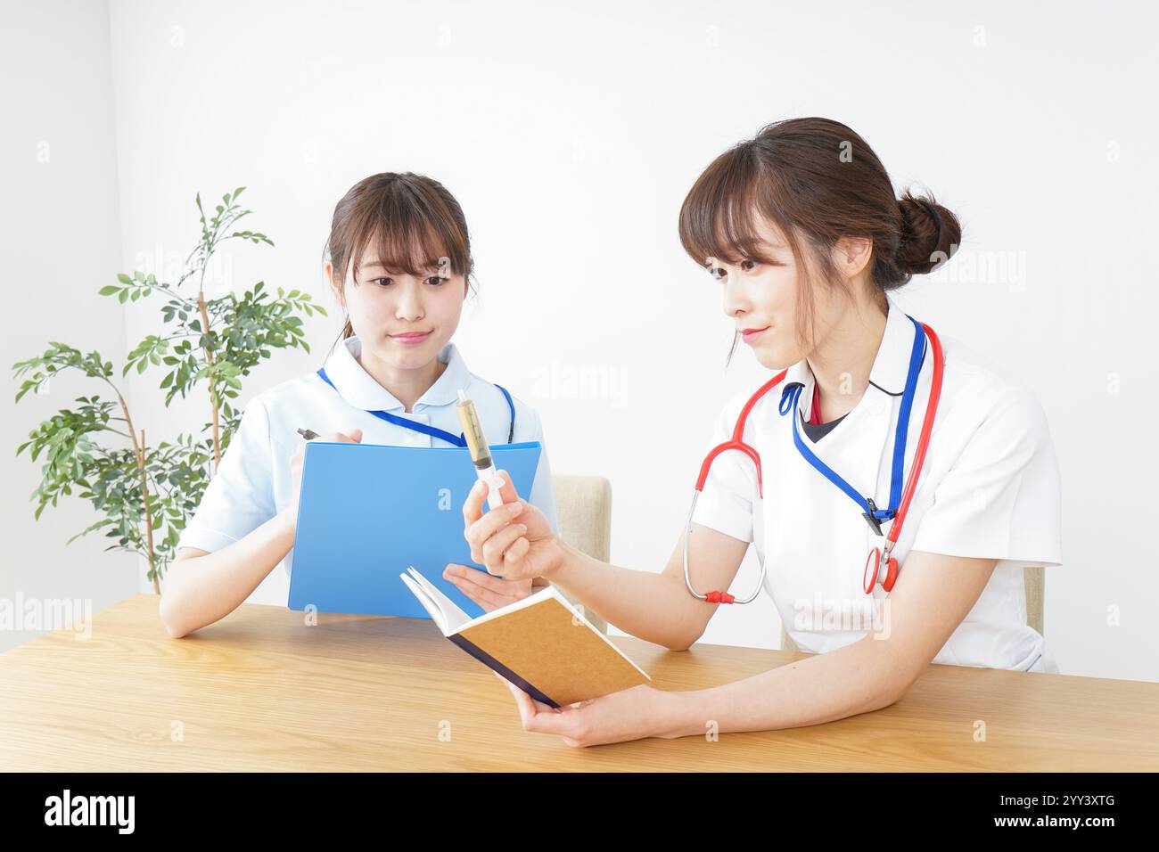 Nurse teamwork hi-res stock photography and images - Alamy