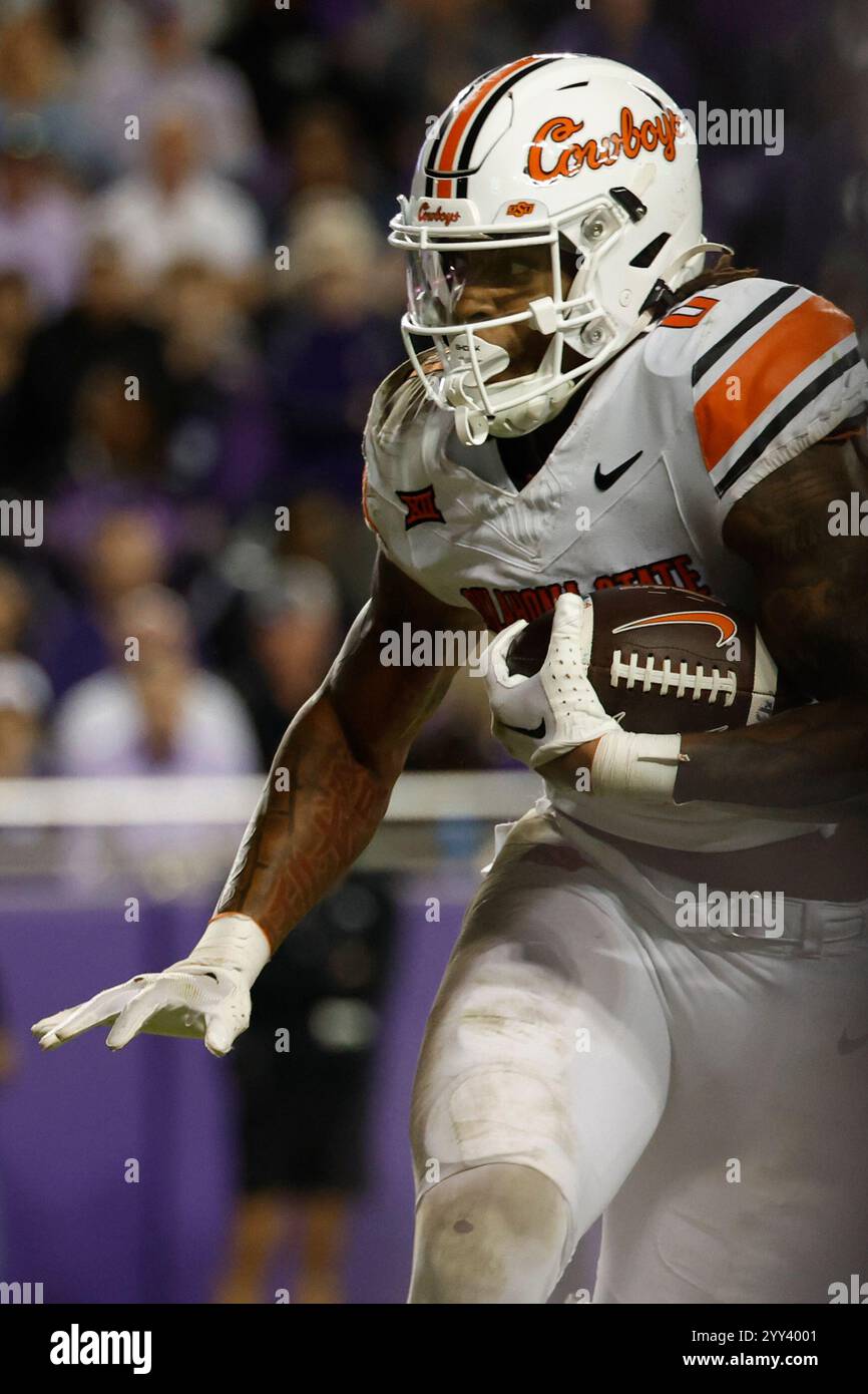 Oklahoma State running back Ollie Gordan II (0) carries the ball during ...