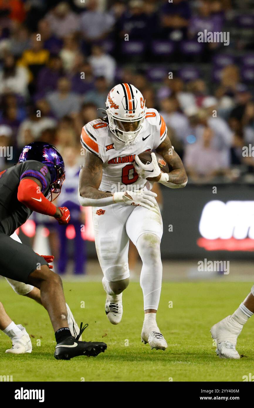 Oklahoma State running back Ollie Gordan II (0) carries the ball during ...