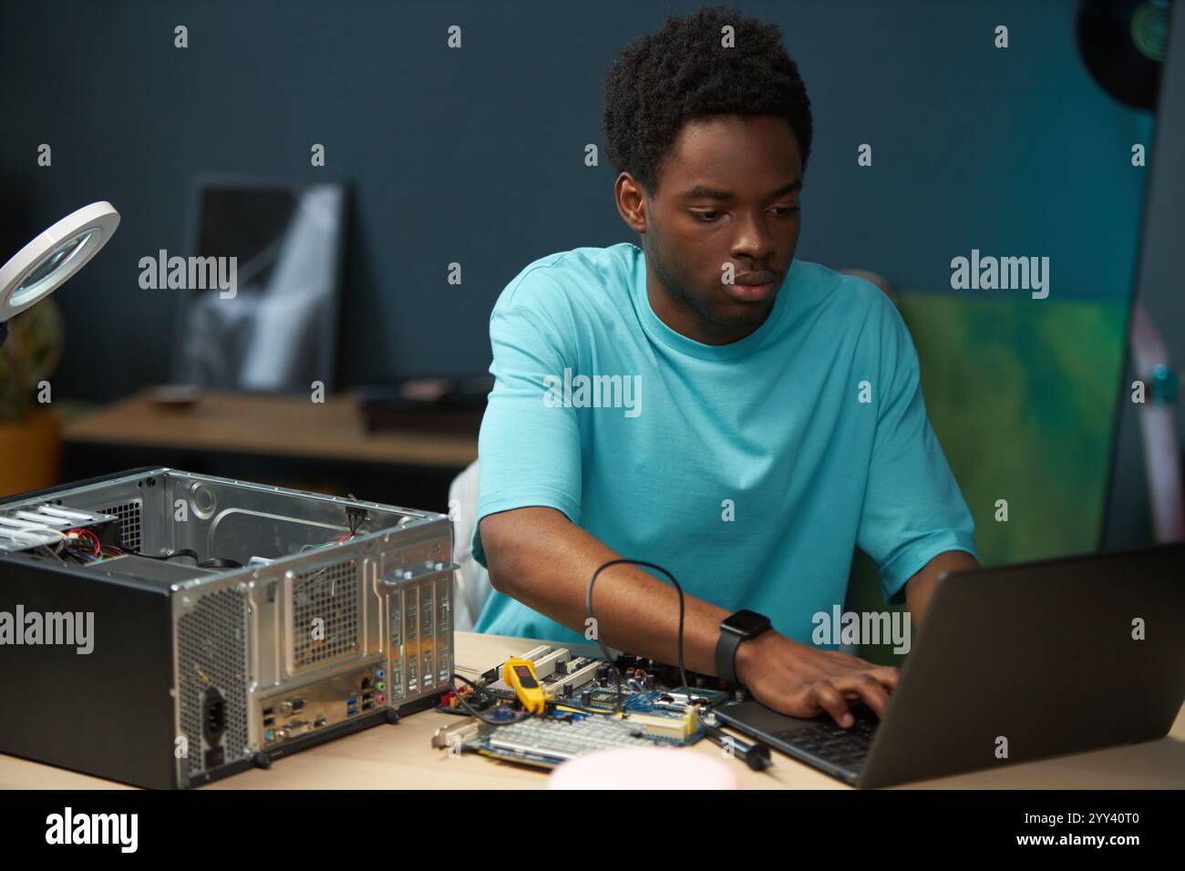 African american electronic repairman hi-res stock photography and ...